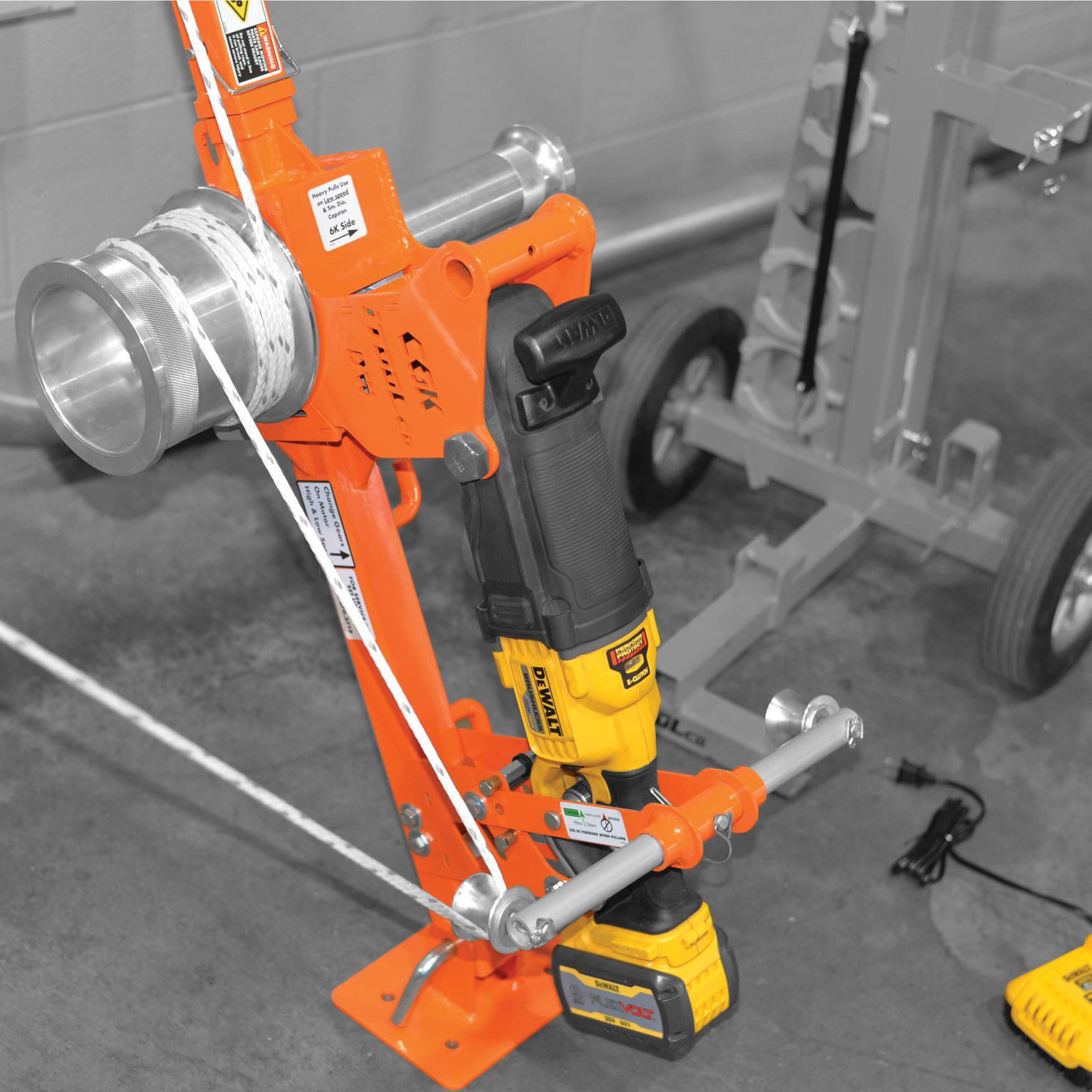 Winch, battery, 27.2kN, (6000lbs), extension arm, conduit adaptors ...